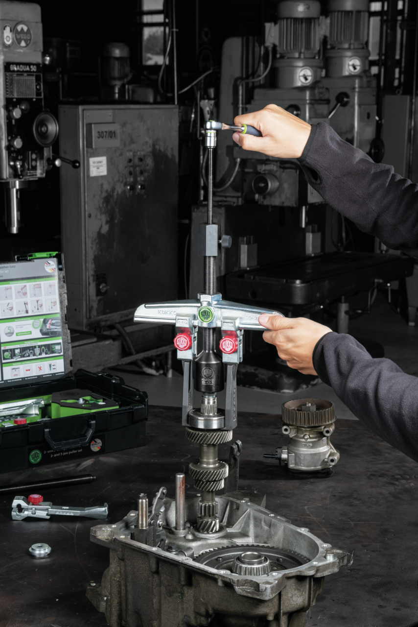 Kukko 2-Arm Universal Puller with Narrow Quick-Adjustable Trigger Hooks ...