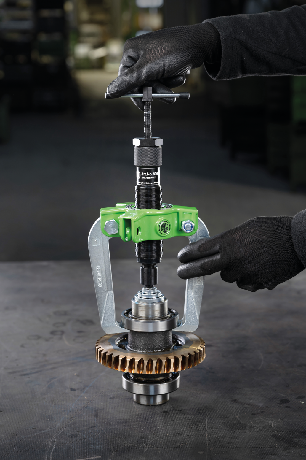 Kukko Handy 2-Arm Puller with Power-Transmitting Self-Centring Puller Legs and Grease-Hydraulic ...